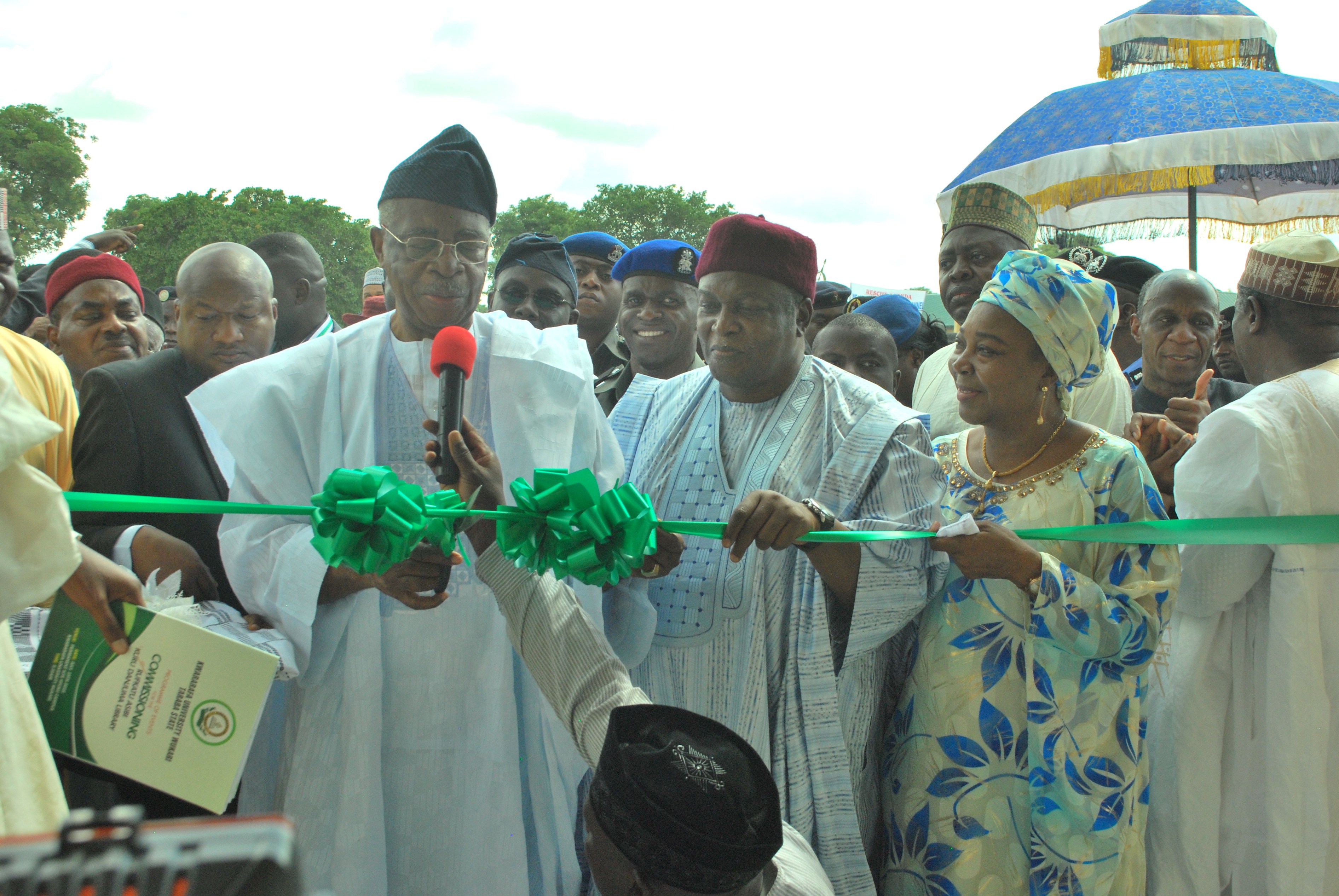 TY-Danjuma-commioning-the-Library - Intervention